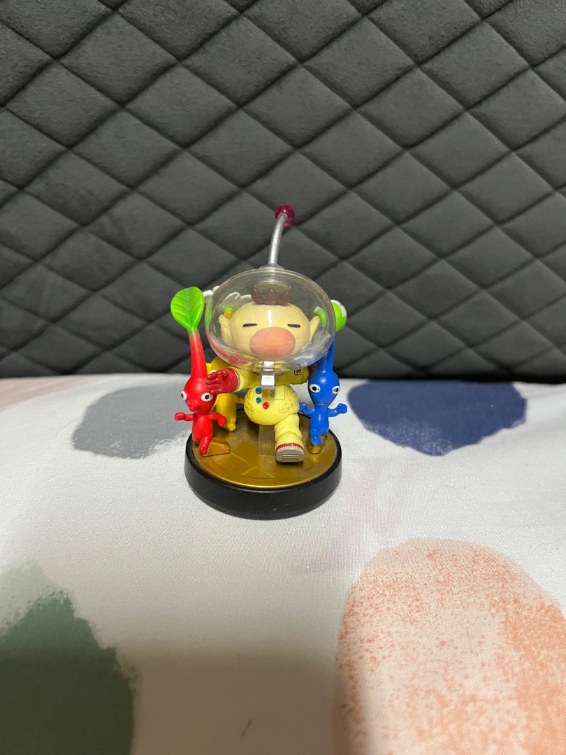 Nintendo amiibo captain Olimar with three pikmins for super smash bros ...