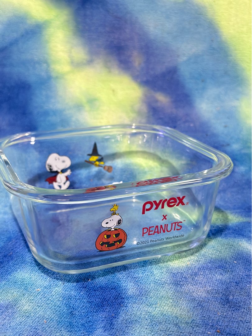 PYREX x Peanuts Square Borosilicate glass container, Food & Drinks ...
