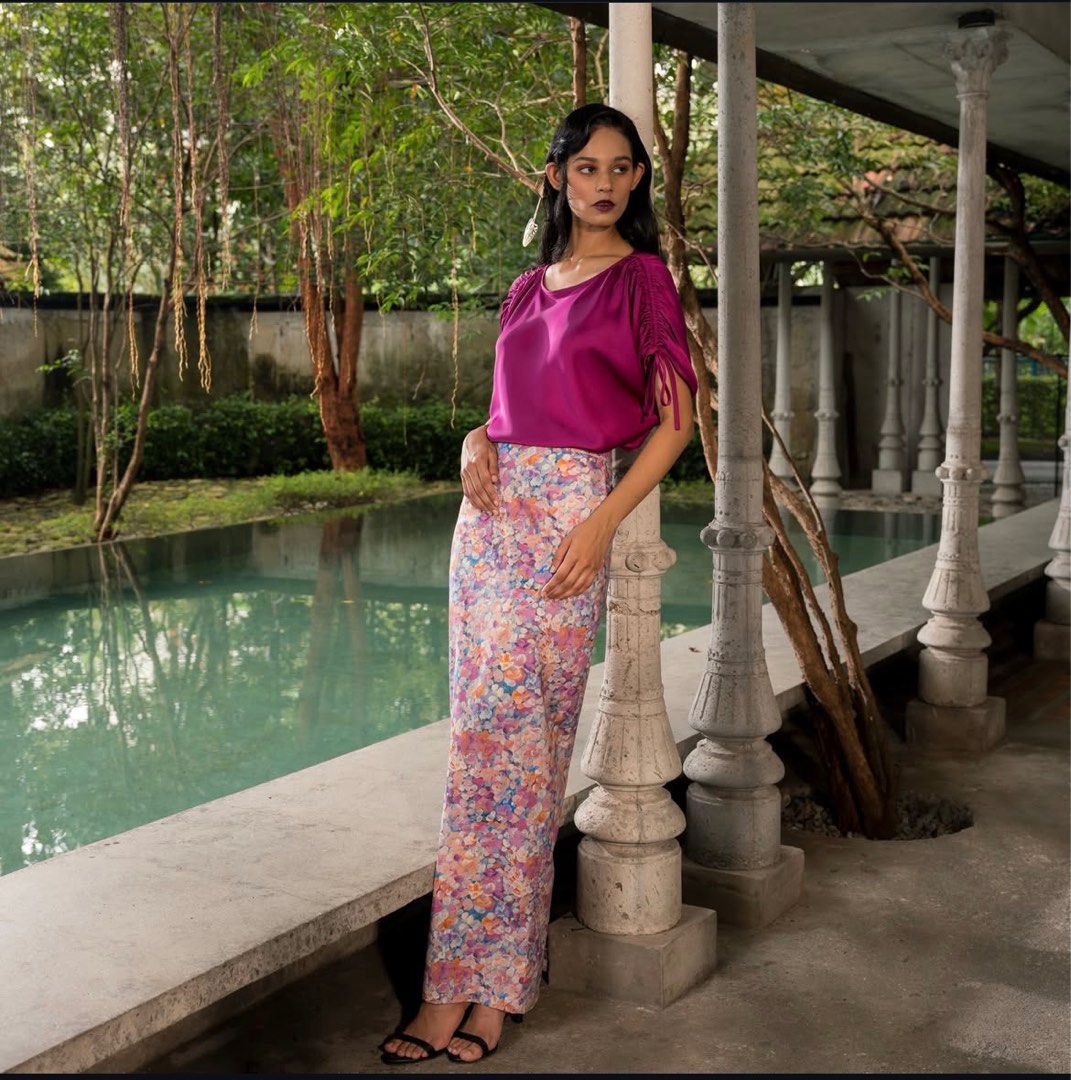 Raea, Women's Fashion, Muslimah Fashion, Baju Kurung & sets on Carousell