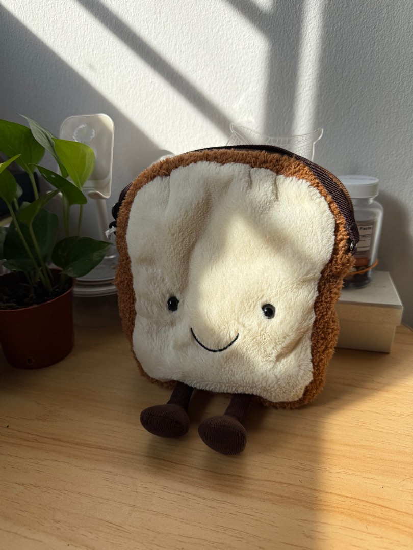 TOAST JELLY CAT SLING BAG, Hobbies & Toys, Collectibles & Memorabilia ...