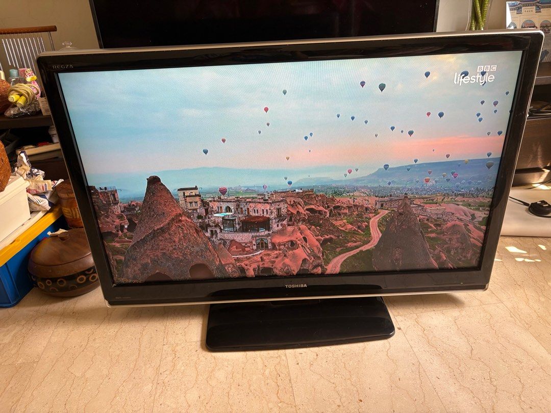 toshiba 42 in (non-smart, no dtv) - working, TV & Home Appliances, TV ...
