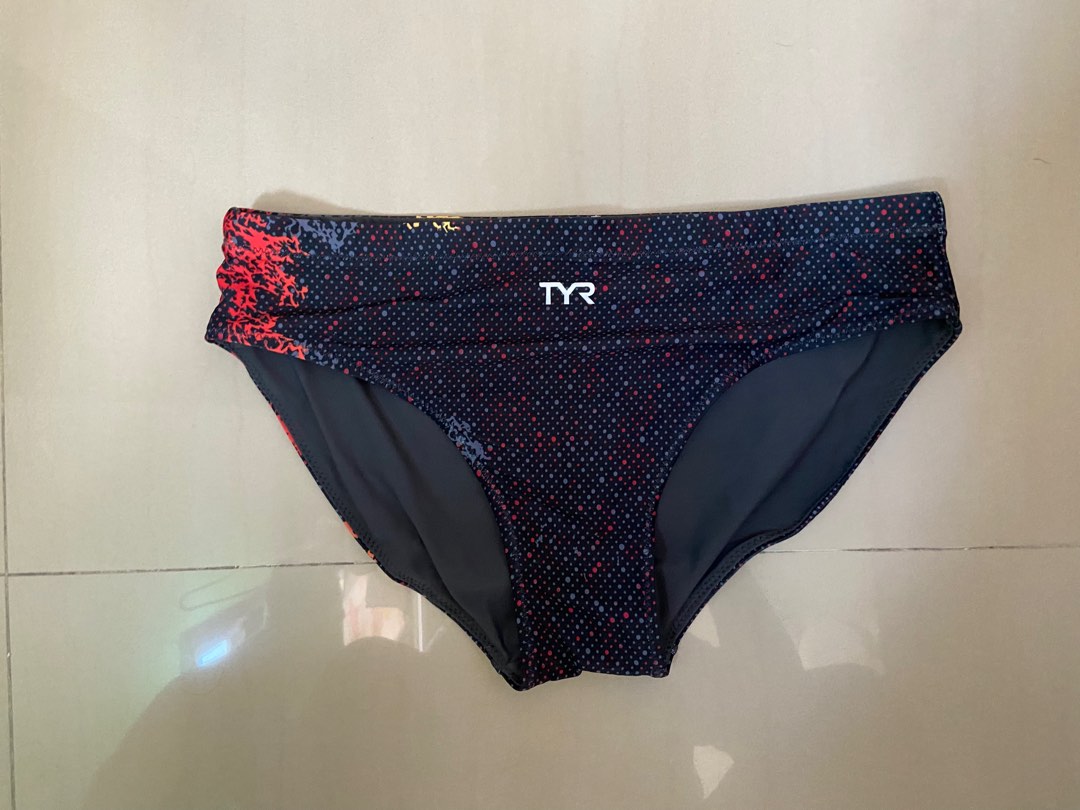TYR Reversible Swim Trunks/Briefs (Speedos), Men's Fashion, Bottoms ...