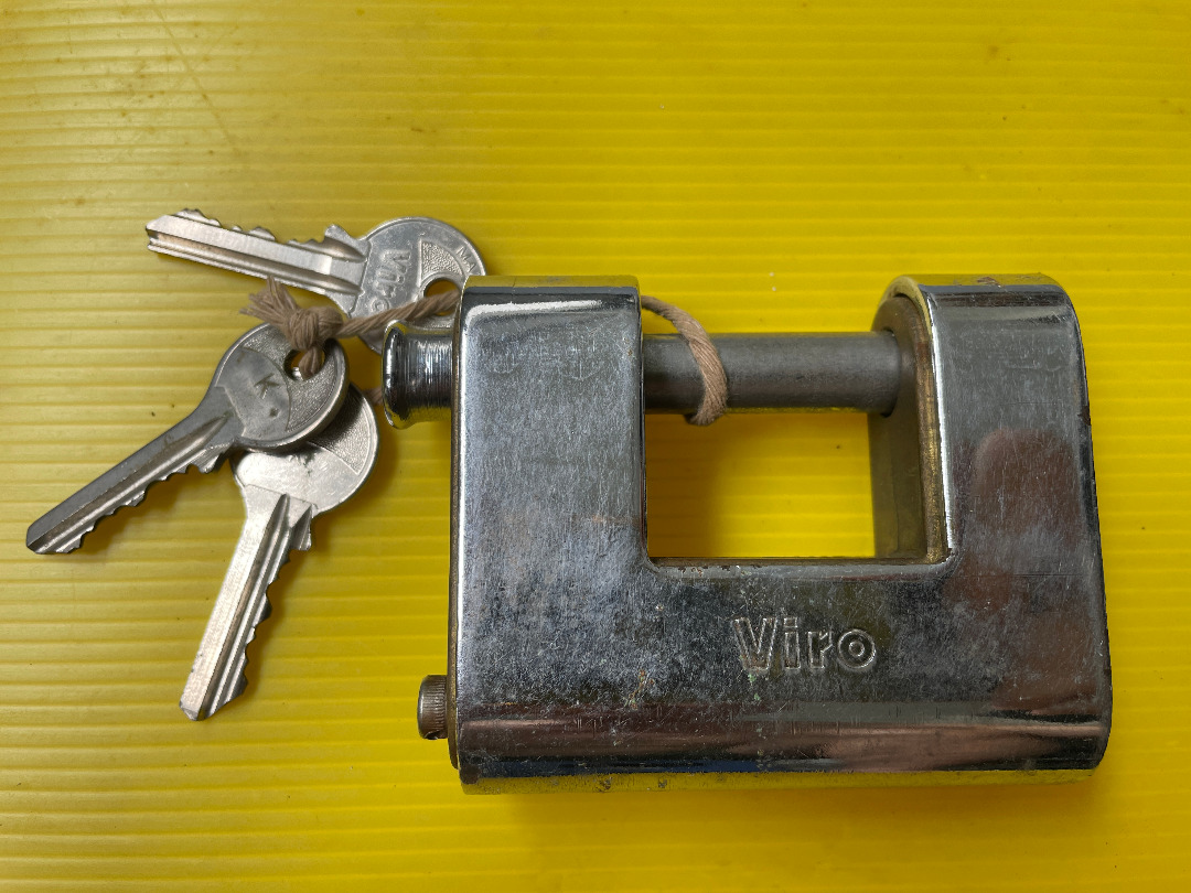 Viro Lock x 3 keys (available), Furniture & Home Living, Security ...