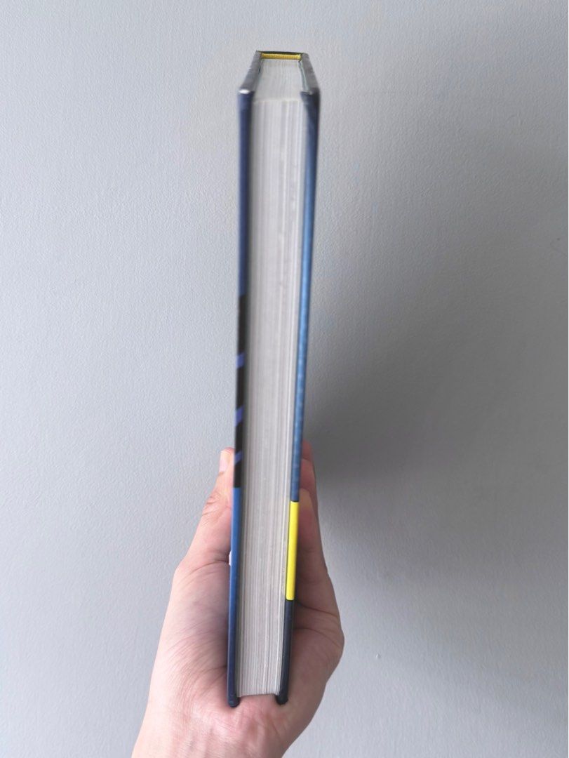 Dog Man 4: Dog Man and Cat Kid, 興趣及遊戲, 書本 & 文具, 兒童書籍 - Carousell