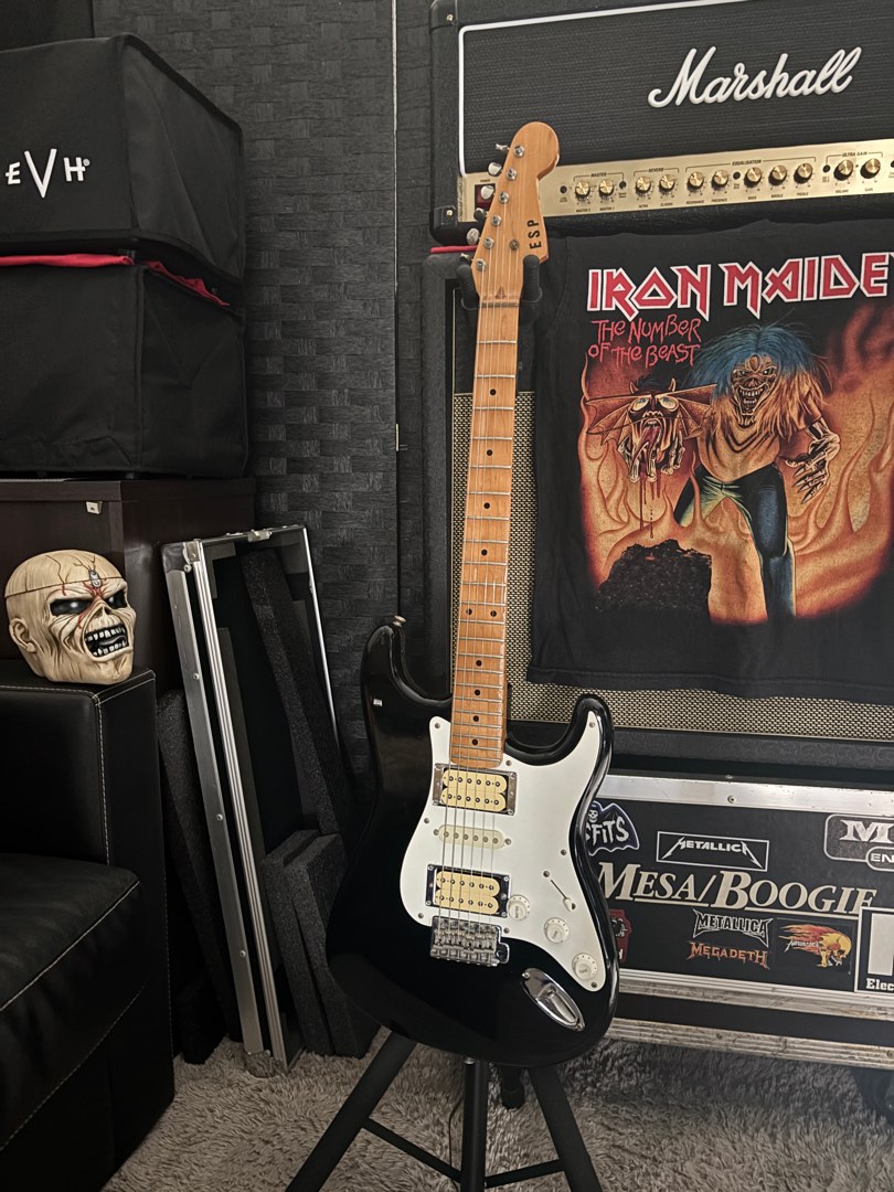 ESP Dave Murray stratocaster custom 80s Iron Maiden fender HSH, Hobbies ...