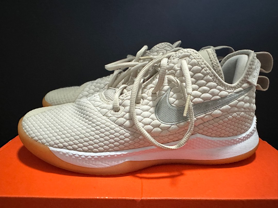 lebron witness 3, Men's Fashion, Footwear, Sneakers on Carousell