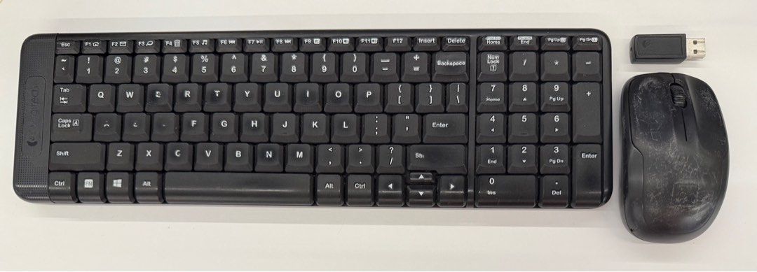 Logitech Wireless Keyboard K220 With Wireless Mouse M150 Computers And Tech Parts And Accessories