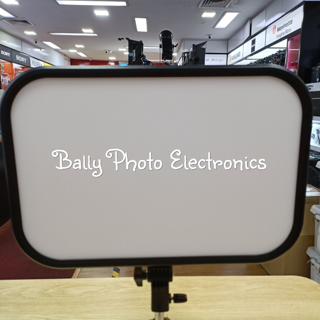 Neewer Portable RGB168 LED Light Panel, Photography, Photography ...