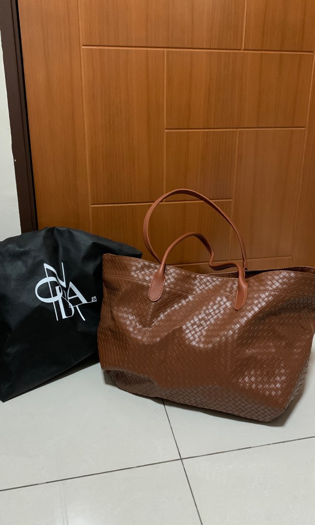 Nobat Wavy Totebag, Women's Fashion, Bags & Wallets, Tote Bags on Carousell