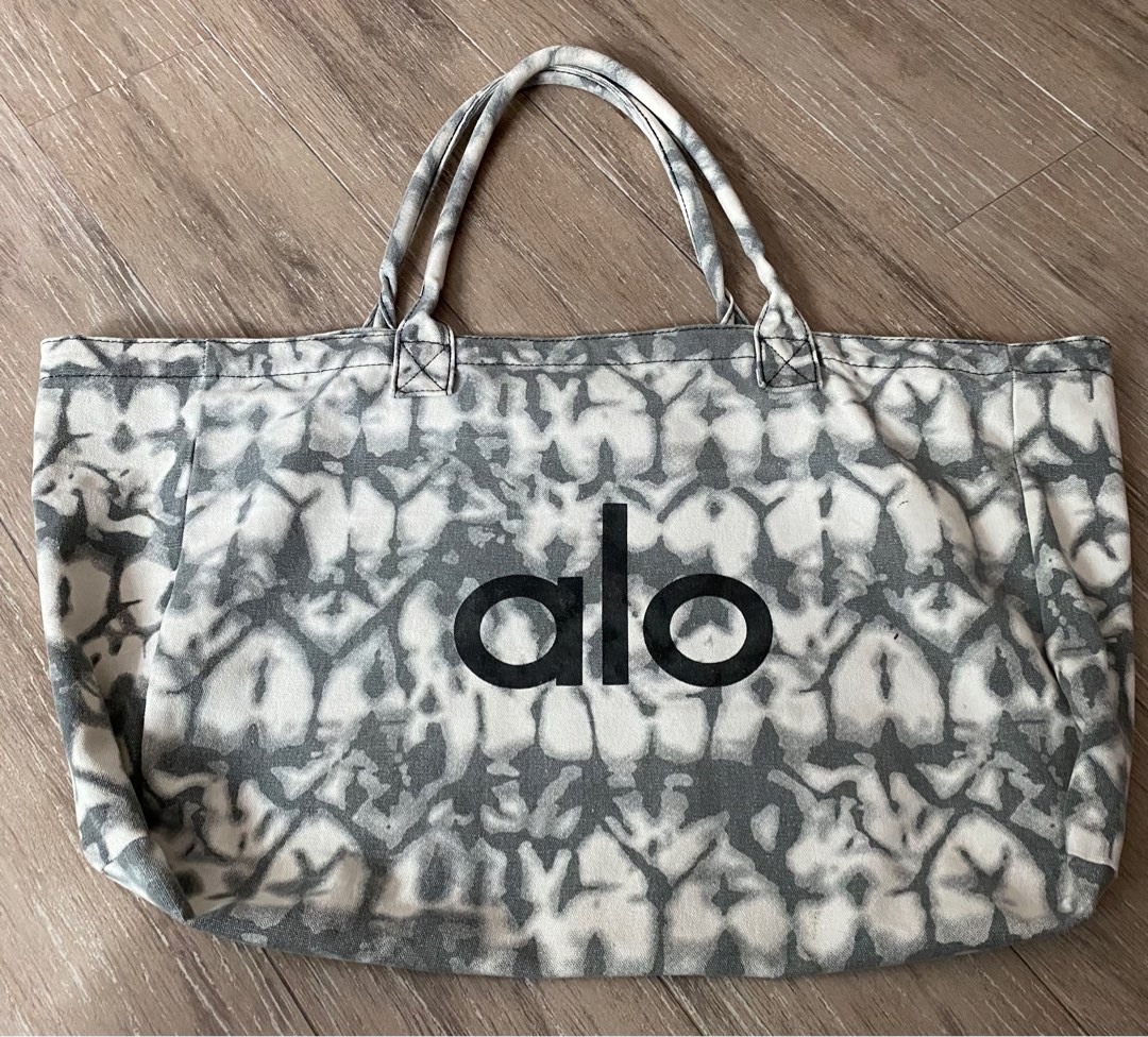 Original Alo Yoga Bag, Women's Fashion, Bags & Wallets, Tote Bags on ...