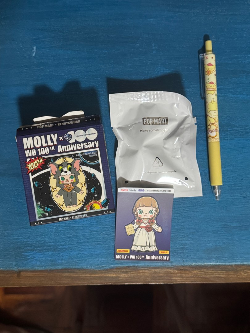 POP MART Molly X Warner Bros. 100th Anniversary Series Badge Annabelle ...