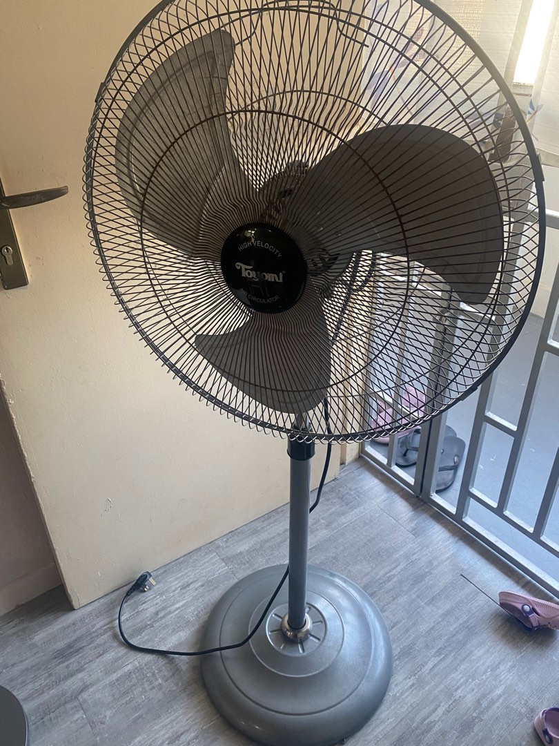 Toyomi 20 Inch Fan, Furniture & Home Living, Lighting & Fans, Fans on ...