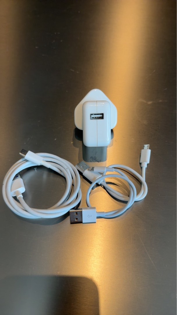 UK 3 Pin USB Adapter with USB-A Port & 3 charging wires for lightening ...