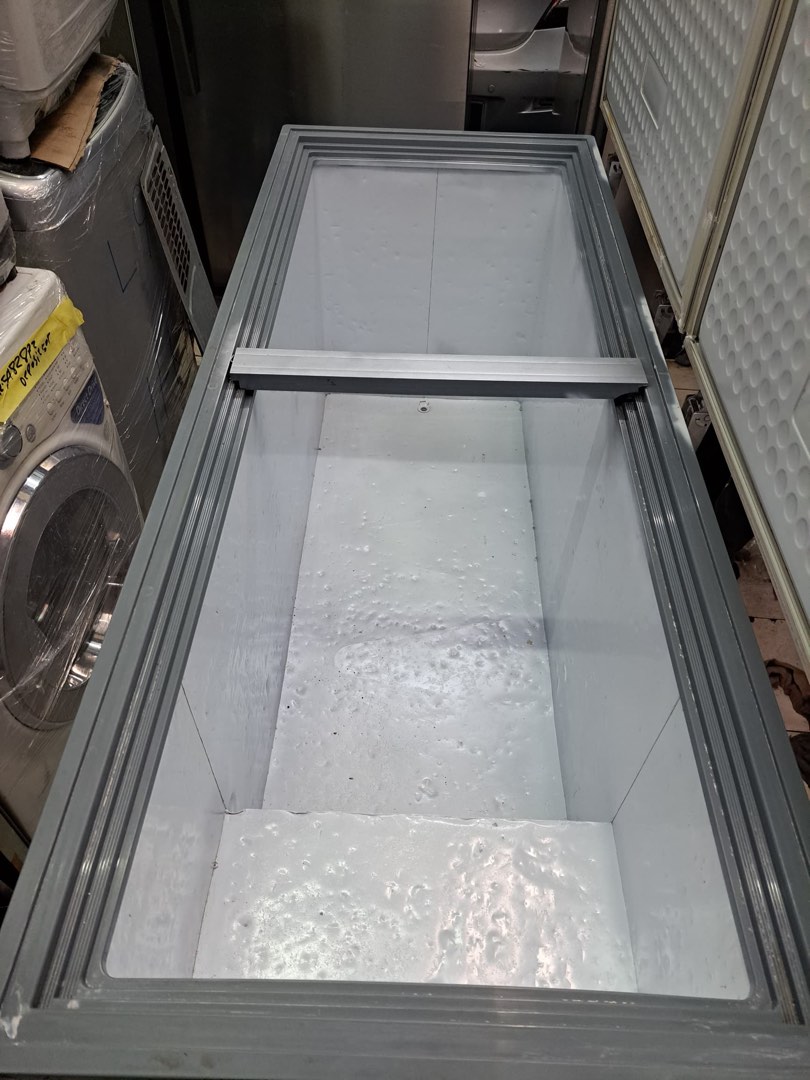 BERJAYA Fridge freezer 2 door 600L good condition one month warntey ada ...