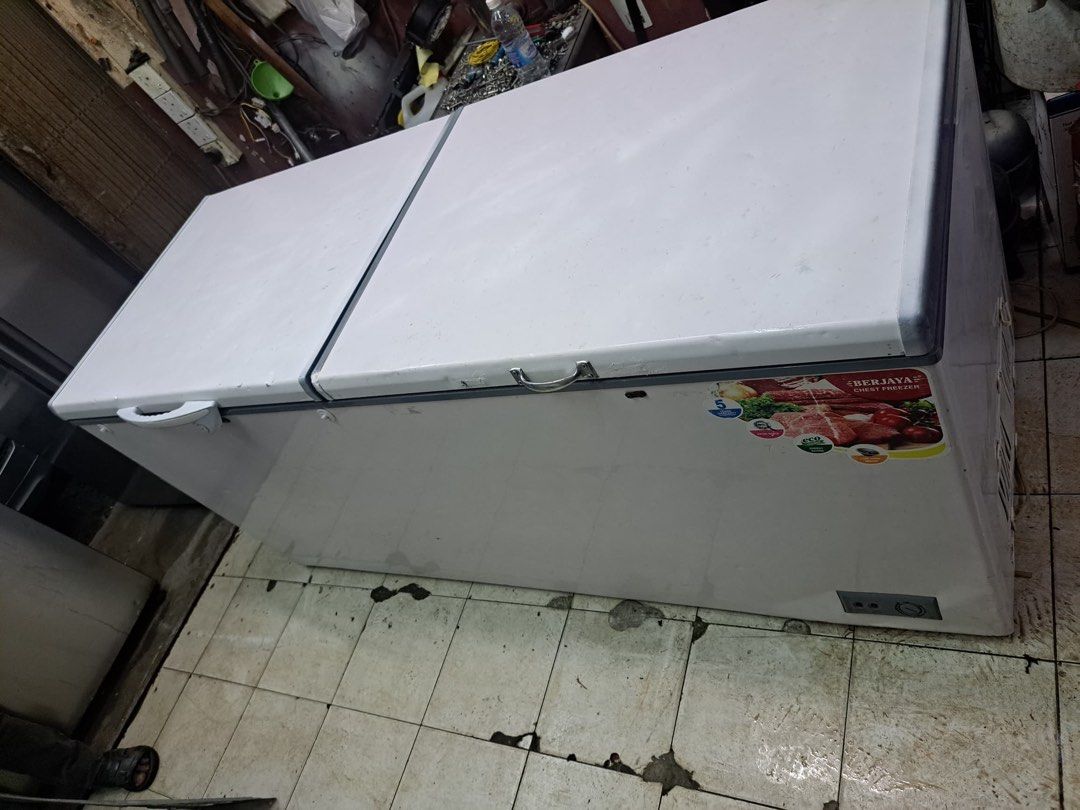 BERJAYA Fridge freezer 2 door 600L good condition one month warntey ada ...