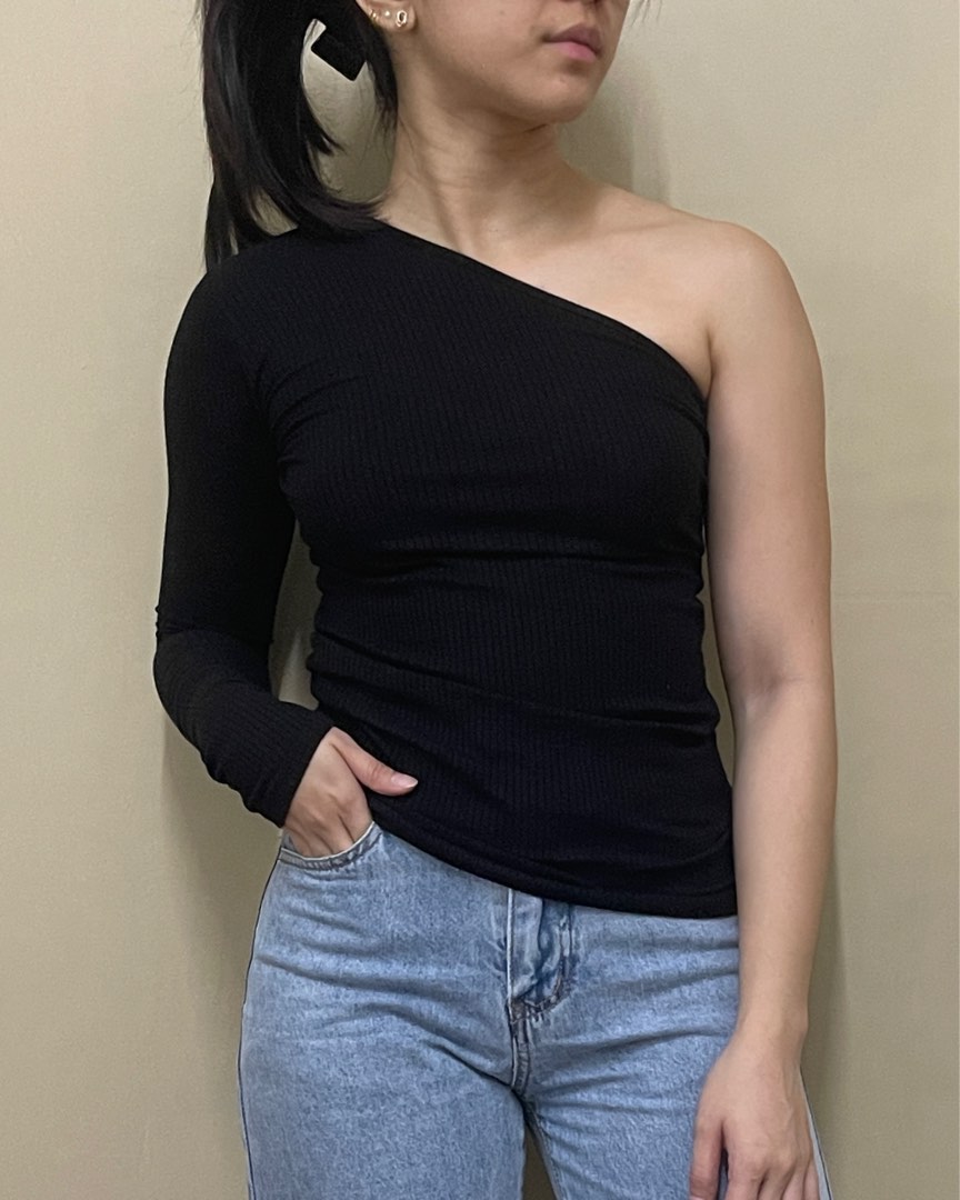Black Venus Cut Top, Women's Fashion, Tops, Longsleeves on Carousell