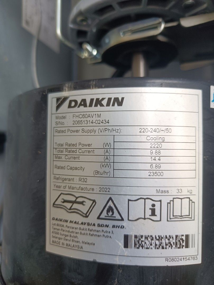 Ceiling expose daikin 2.5hp, Everything Else, Others on Carousell