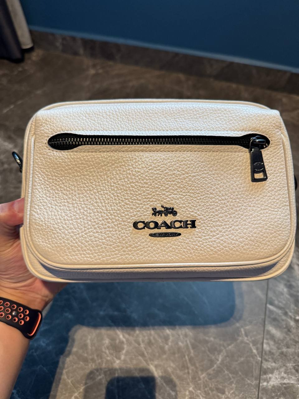 Coach Elias Crossbody Bag, Luxury, Bags & Wallets on Carousell
