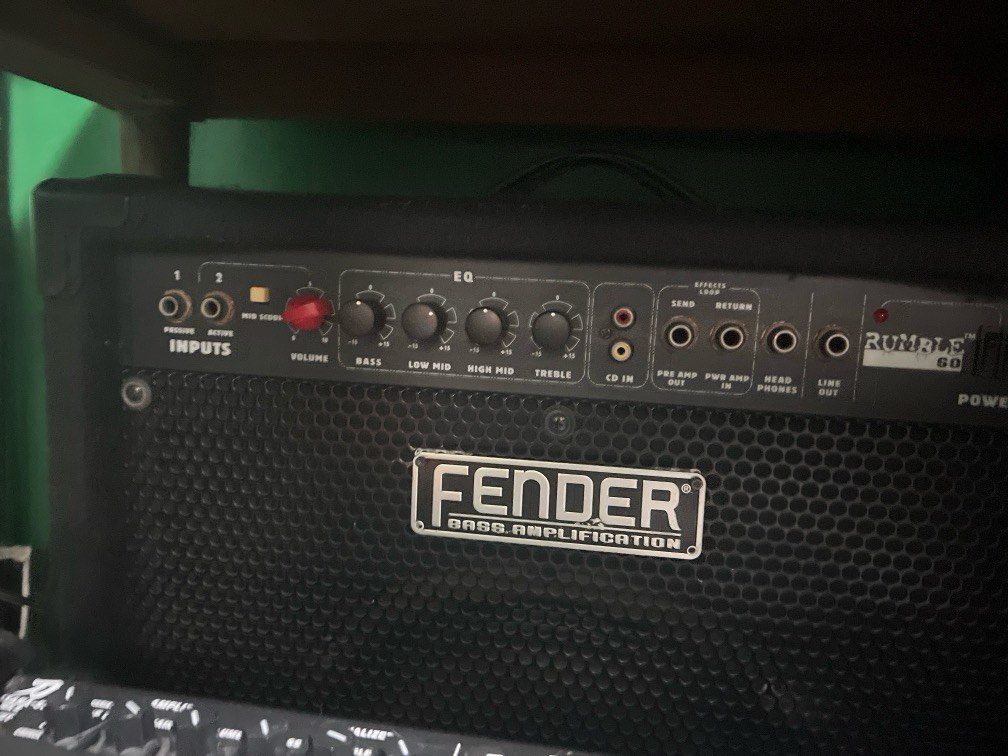 Fender Rumble 60 Bass amplifier, Hobbies & Toys, Music & Media, Musical ...