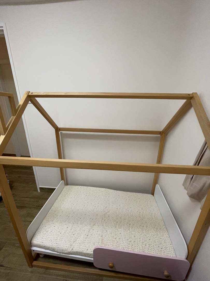 Hoppl Bed and Hoppl House with Roof Cover, 兒童＆孕婦用品, 兒童傢具, 兒童傢具 - 小童床 - Carousell