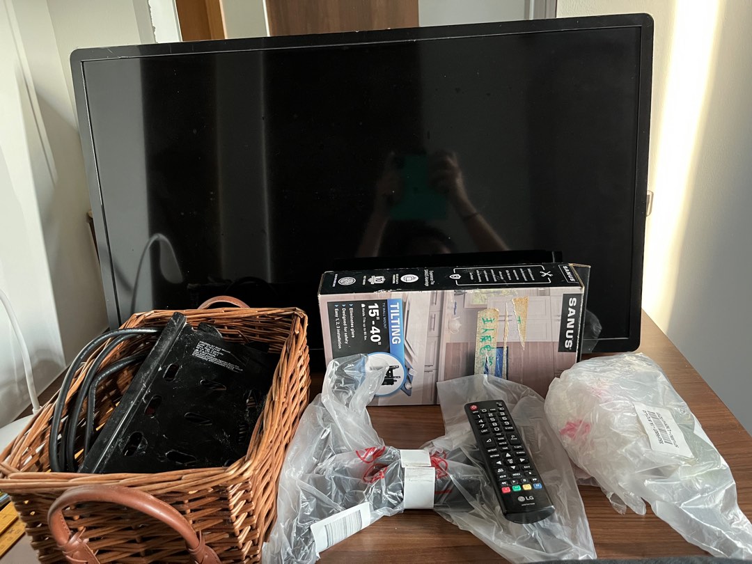 LG TV (32 inch) - with accessories , TV & Home Appliances, TV ...