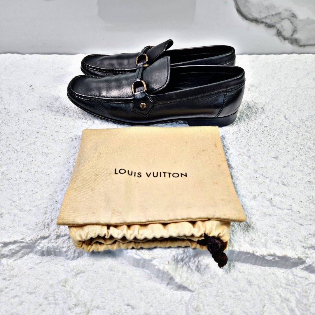 Louis Vuitton Logo Loafers, Fesyen Pria, Sepatu , Sepatu Formal di ...