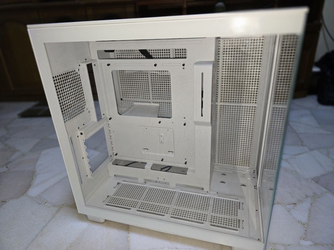 NZXT H9 Flow Case & Cooler Master V3 Vertical Mount, Computers & Tech ...