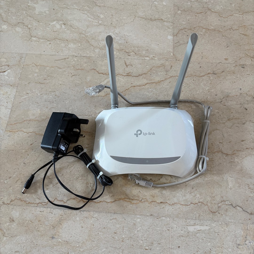 $7 Router / Modem / TP-Link TL-WR840N / Hostel / Dormitory / NTU / NUS ...