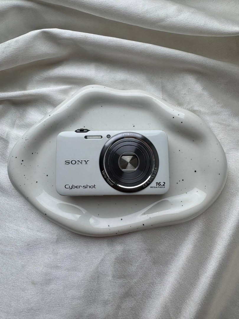 Sony wx7 white digicam, Photography, Cameras on Carousell
