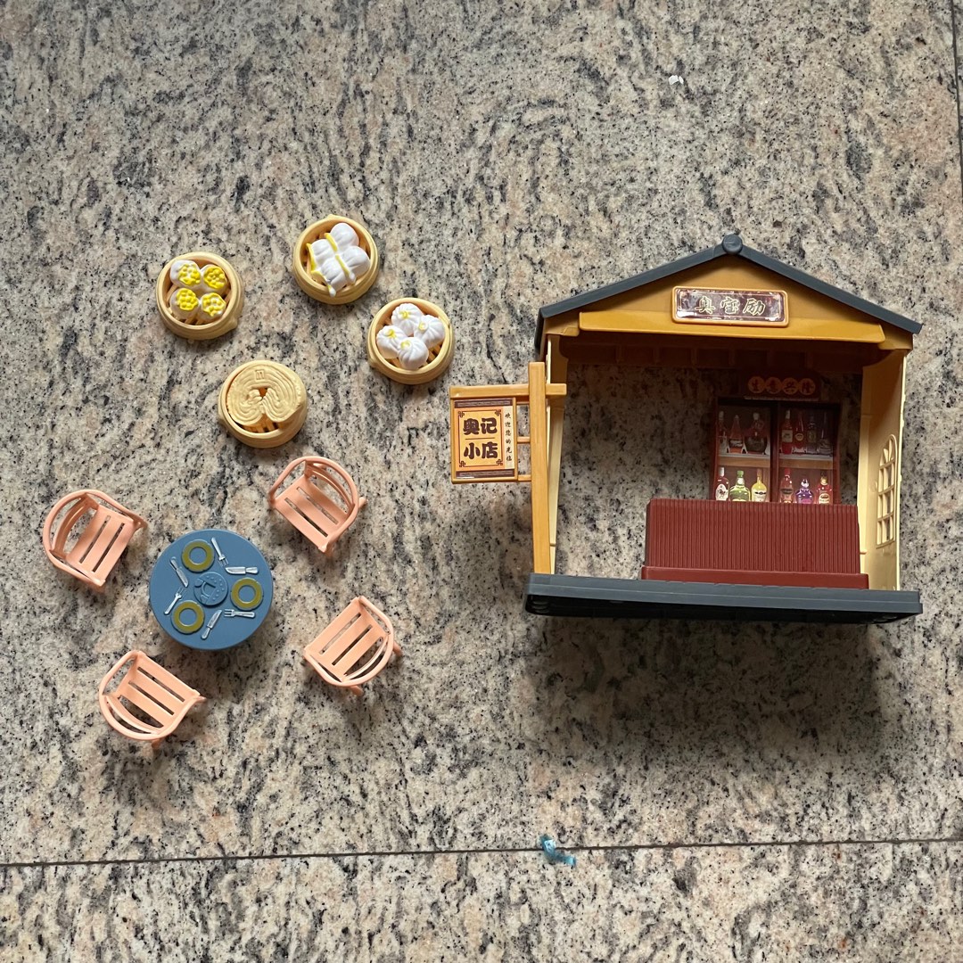 Toys as good as new (tissue roll for size comaprison), Hobbies & Toys ...