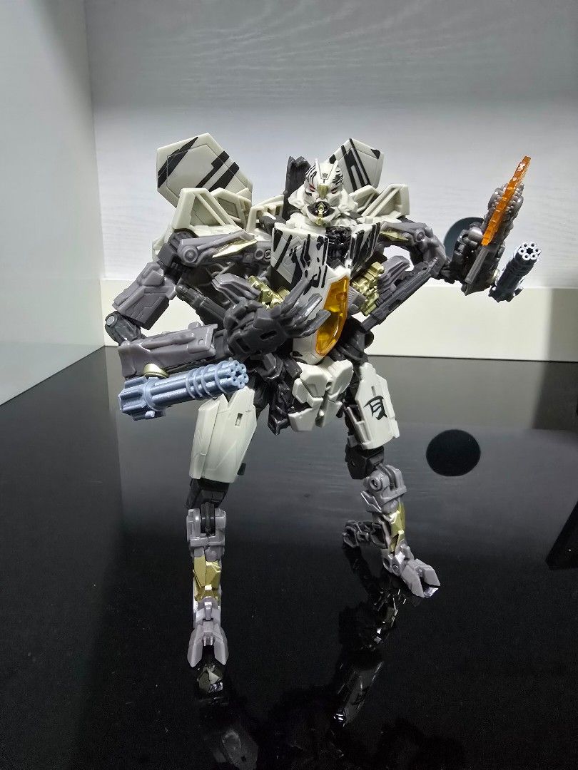 Transformers Studio Series ROTF/DOTM Starscream (with arm mounted ...