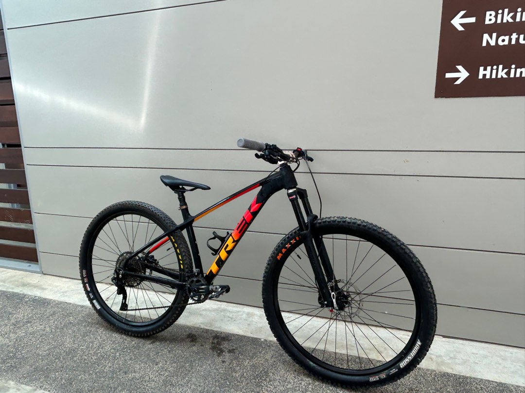 Trek roscoe 8 hardtail mtb 2023, Sports Equipment, Bicycles & Parts ...
