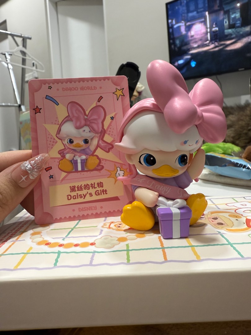 Daisy's Gift DIMOO World x Disney, Hobbies & Toys, Collectibles ...