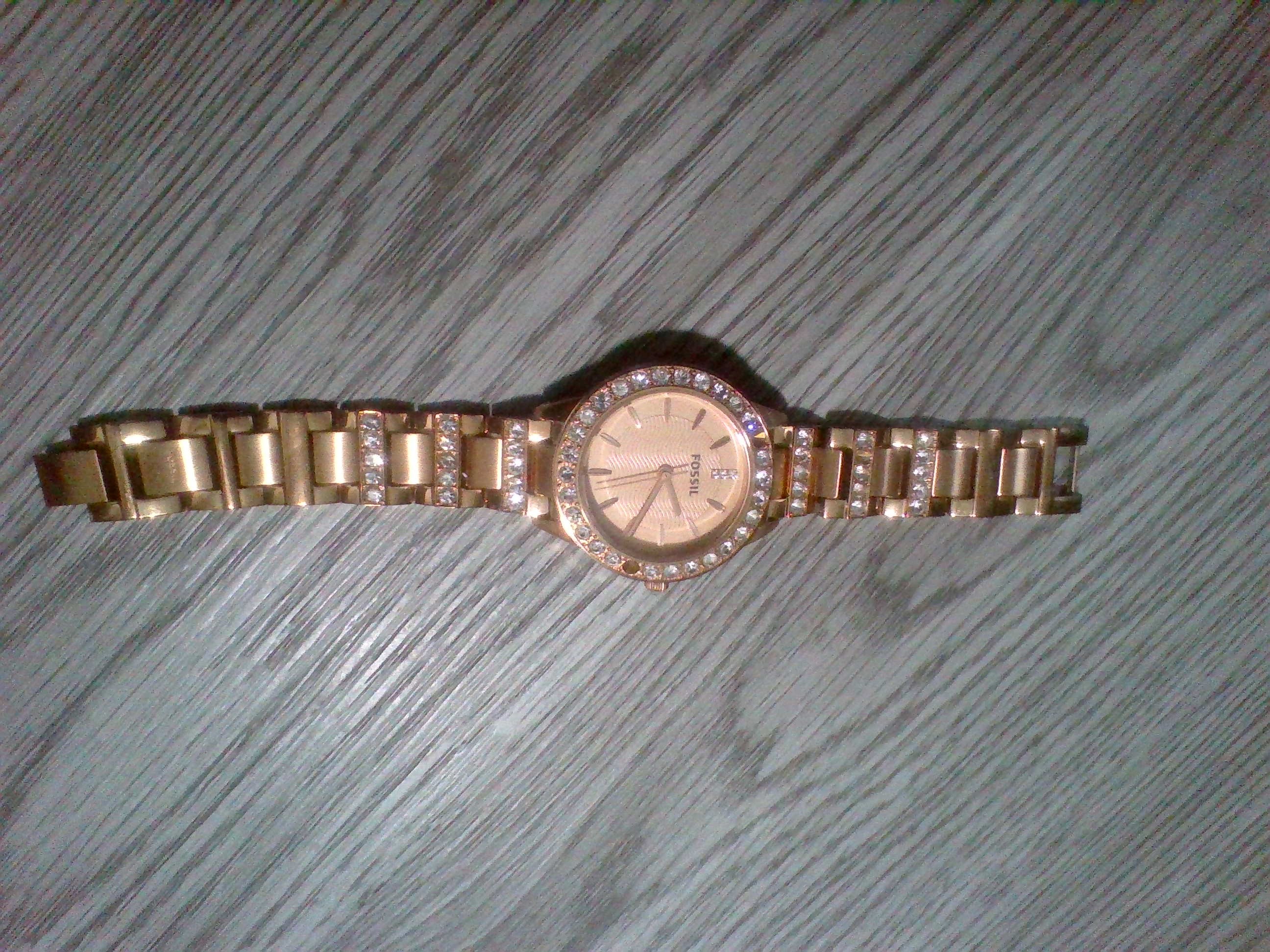 fossil diamond covered watch, Luxury, Watches on Carousell