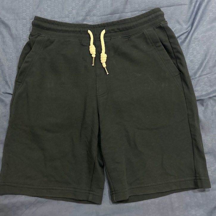 Gu Shorts, Men's Fashion, Bottoms, Shorts on Carousell