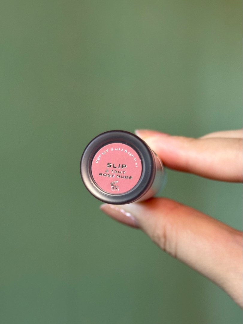 ISSY Mousse in SLIP, Beauty & Personal Care, Face, Makeup on Carousell