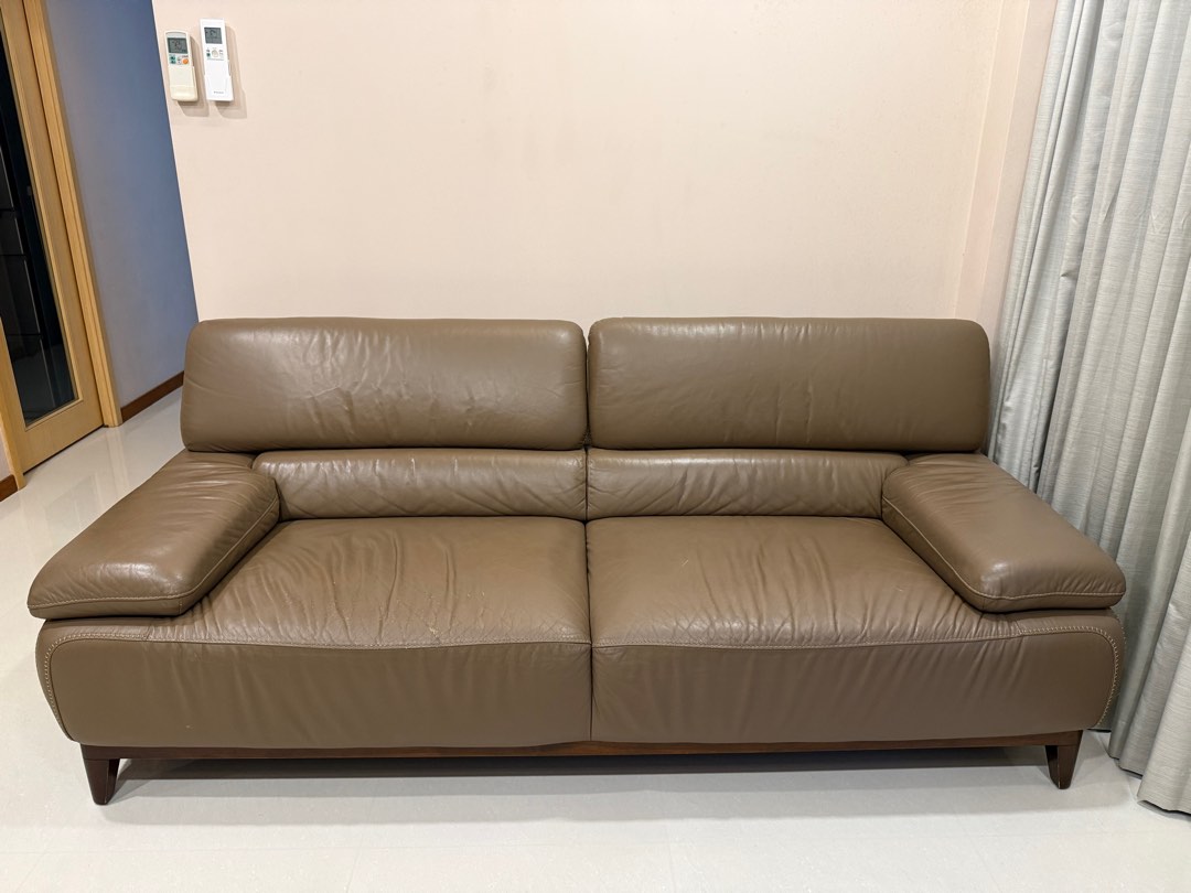 Italy Full Leather 2.5-Seater Sofa with Bottom Wooden Frame & Legs ...