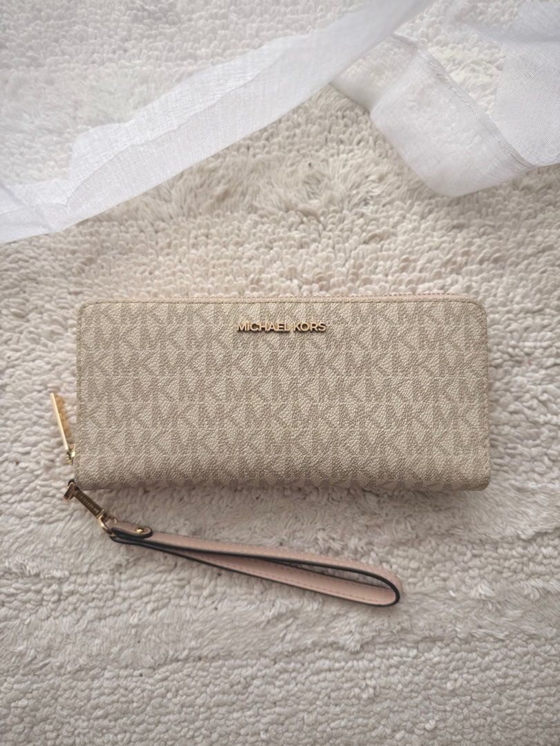 MK jet set long wallet in PINK, Women's Fashion, Bags & Wallets ...