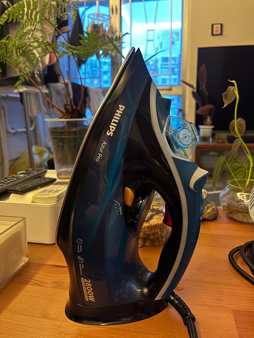 Philips iron Azur Pro 2800w, 家庭電器, 熨斗及掛熨機 - Carousell