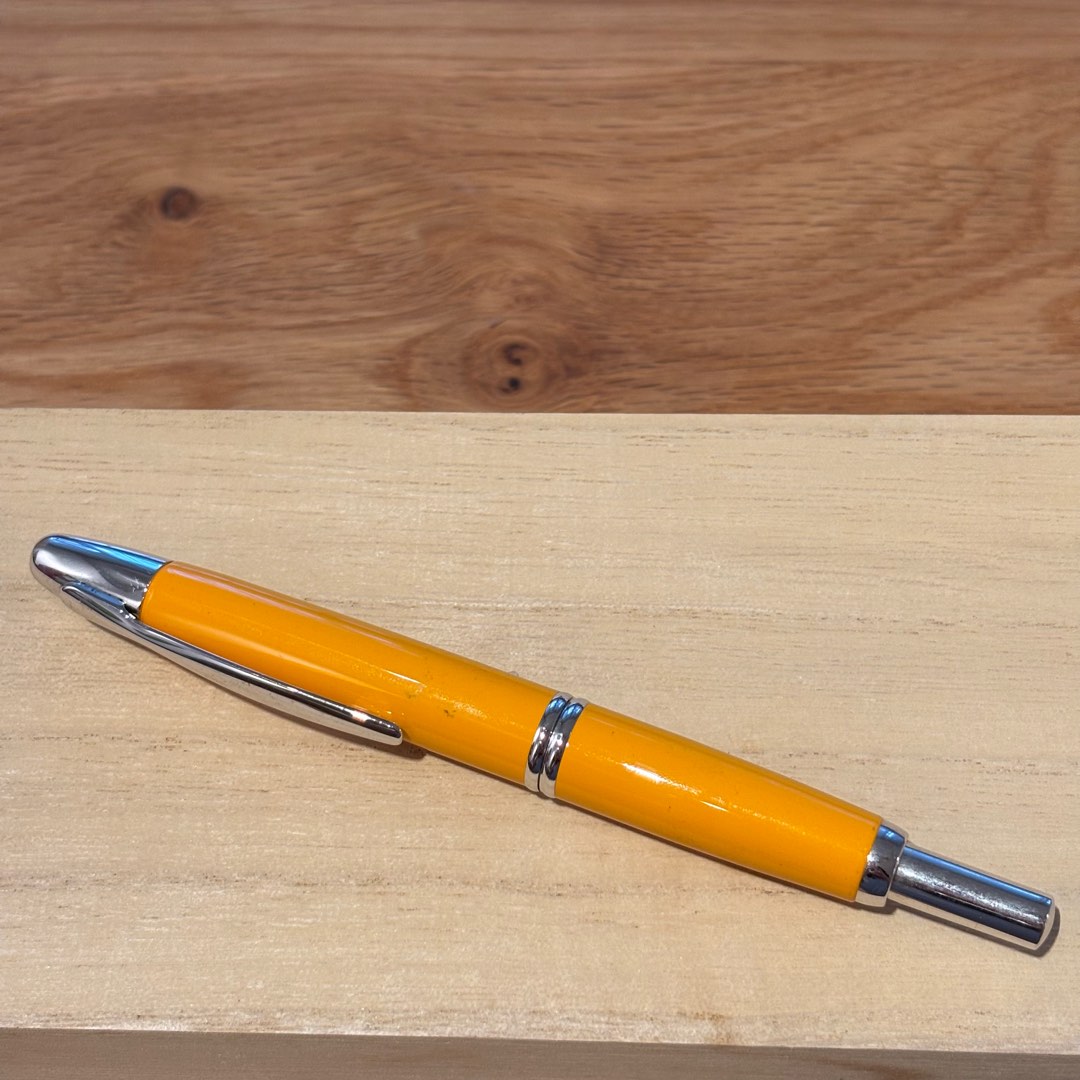 Pilot Capless Fountain Pen Rhodium Trim Yellow 18K, Hobbies & Toys ...