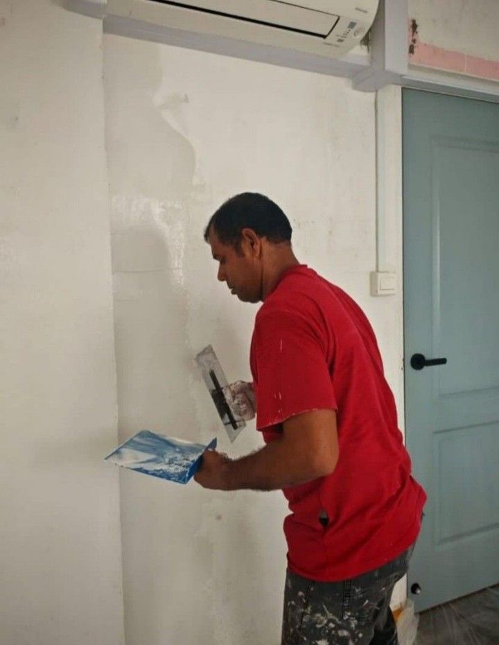 Professional plastering service.Epoxy paint toilet/ Touch up plaster ...