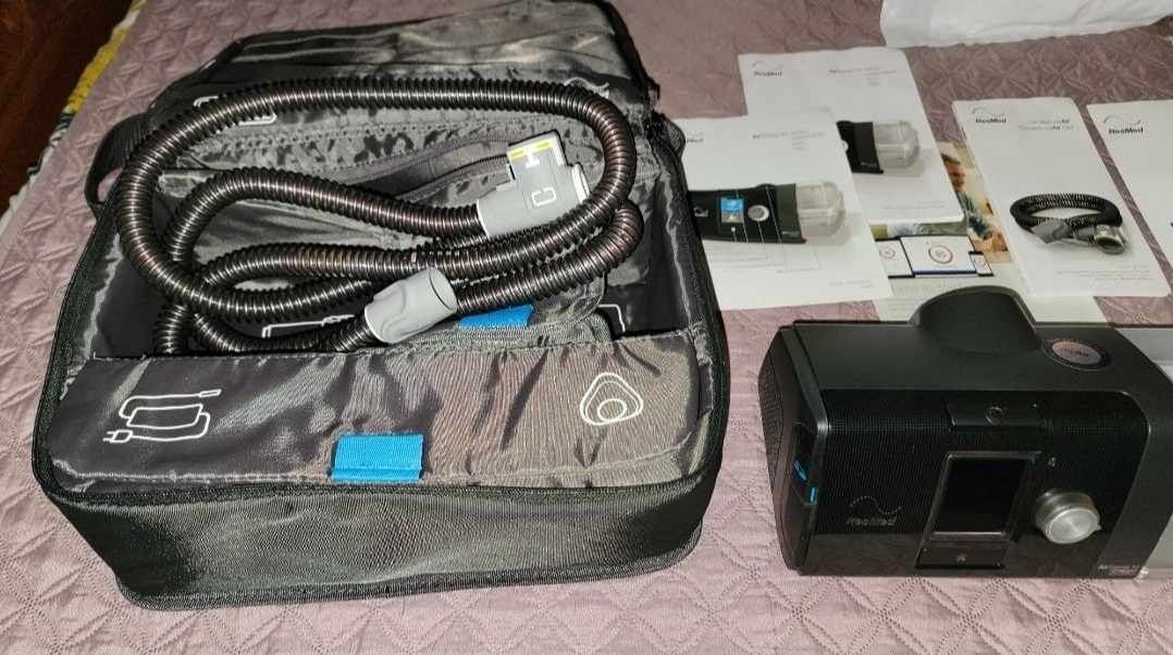 Resmed Airsense 10 Autoset CPAP machine (Complete with travel case and ...