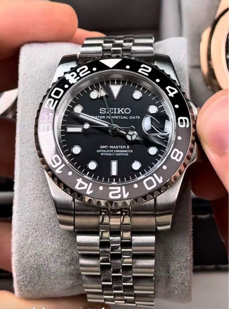 Seiko mod gmt master Bruce Wayne edition custom watch, Men's Fashion, Watches & Accessories ...