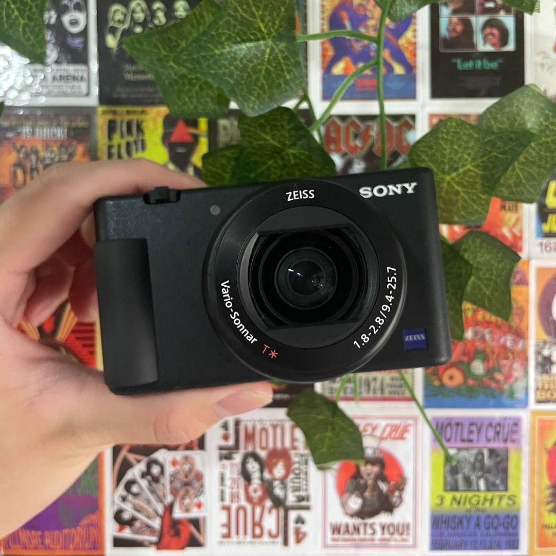 Sony ZV-1 Beginner Casual Vlogging/Video/Photo Digital Compact Everyday ...