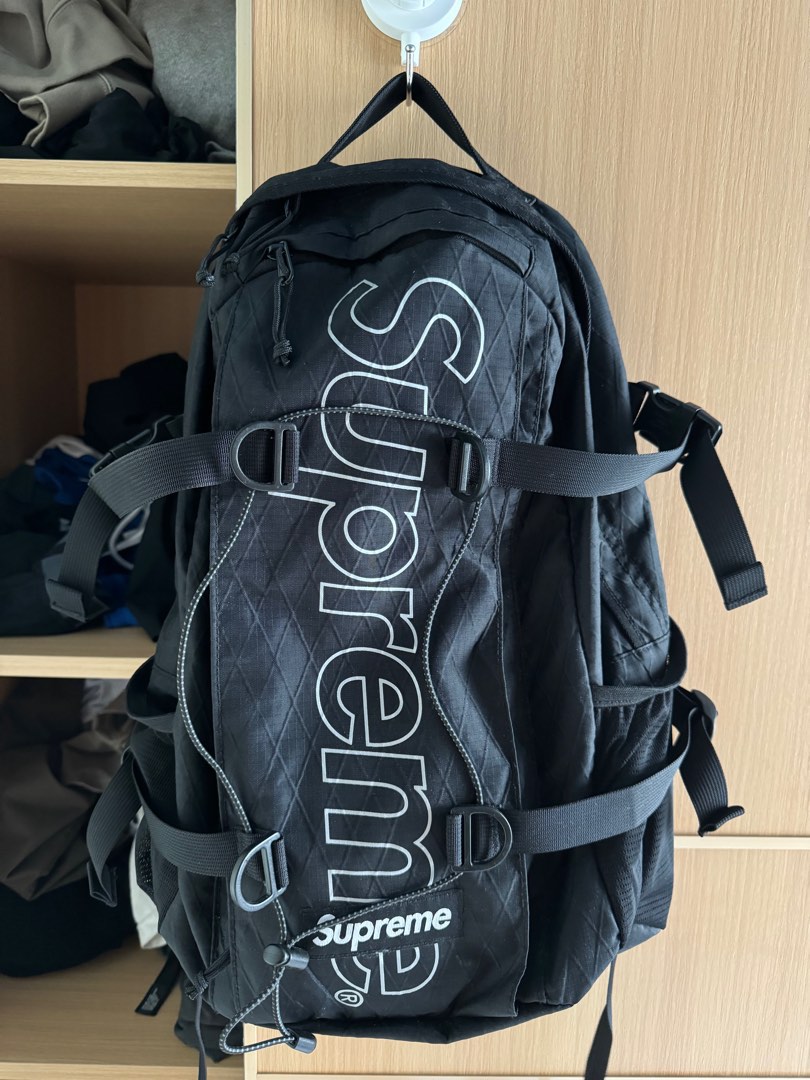 Supreme Backpack fw18 Black Supreme 背包 背囊, 男裝, 袋, 背包 - Carousell