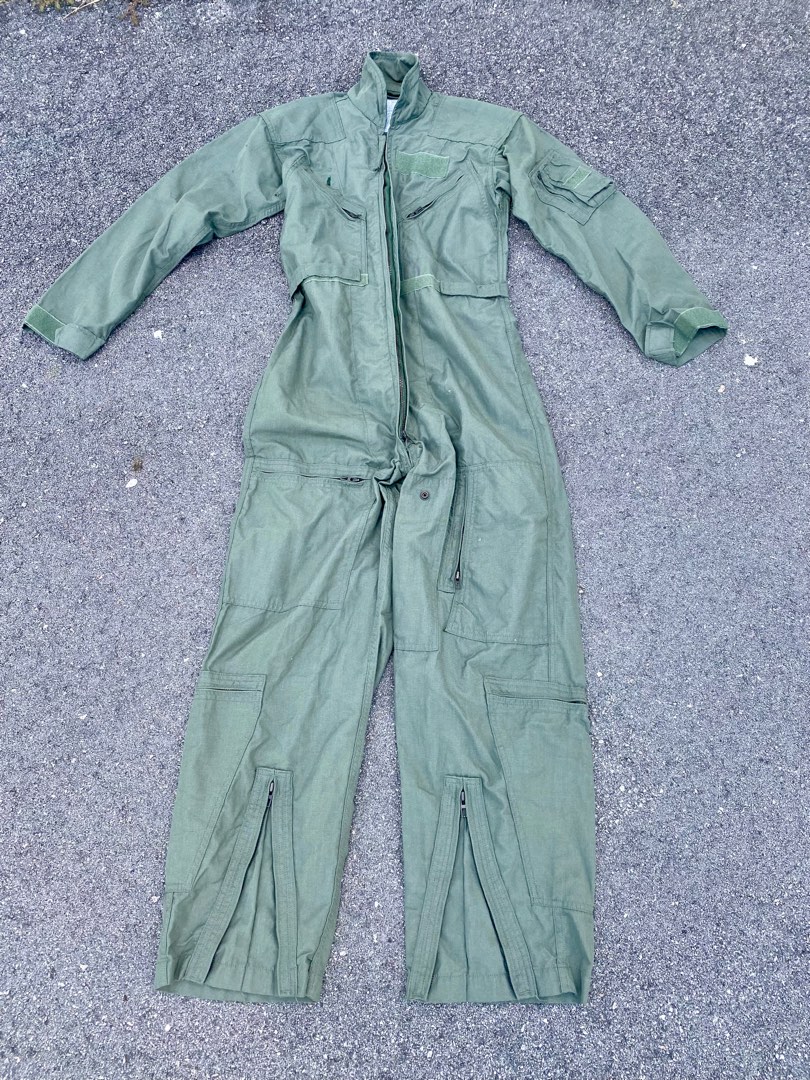 vtg OG ARMY coverall, Men's Fashion, Coats, Jackets and Outerwear on ...