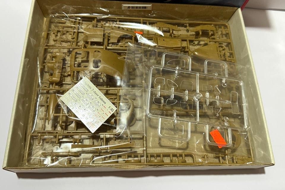 【拼裝模型】（欠圖）1/35 1:35 ICM #35476 Kapitan 2-door Saloon WWII German Staff ...