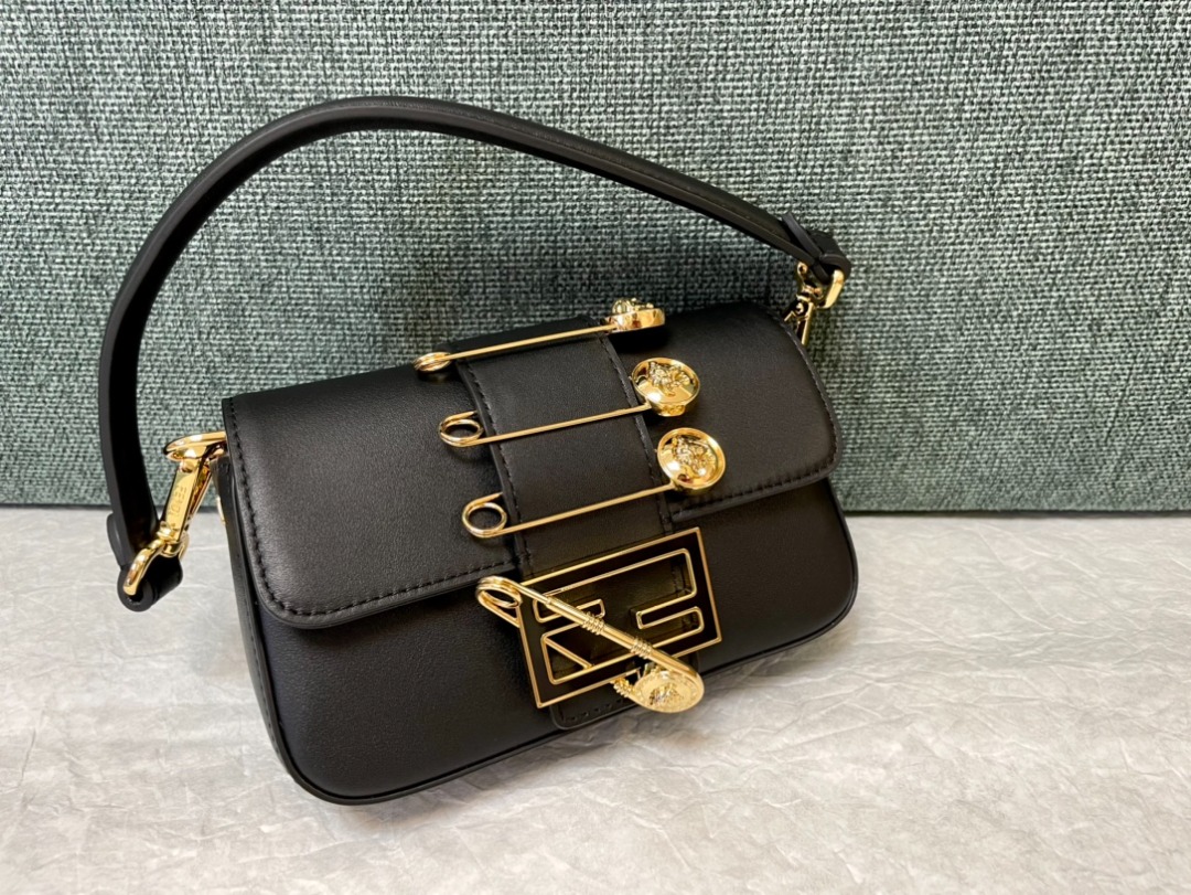 FENDI x Vandace / Fendace series mini baguette bag / black / small size ...