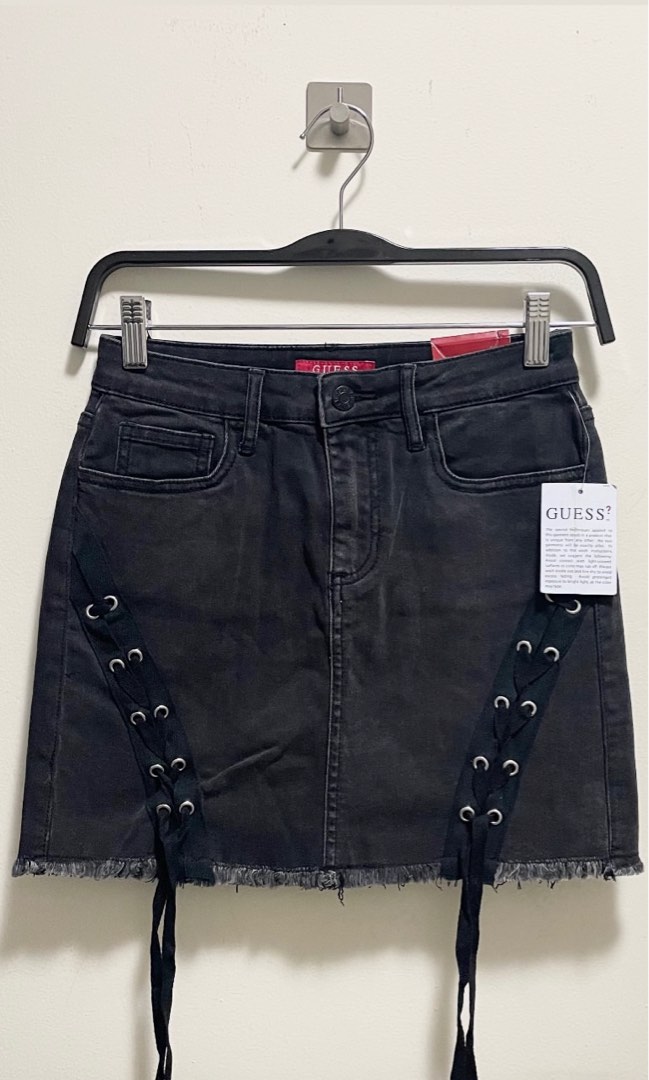 GUESS DENIM SKIRT ROK JEANS HITAM SALE FROM 1.3jt‼️, Fesyen Wanita ...