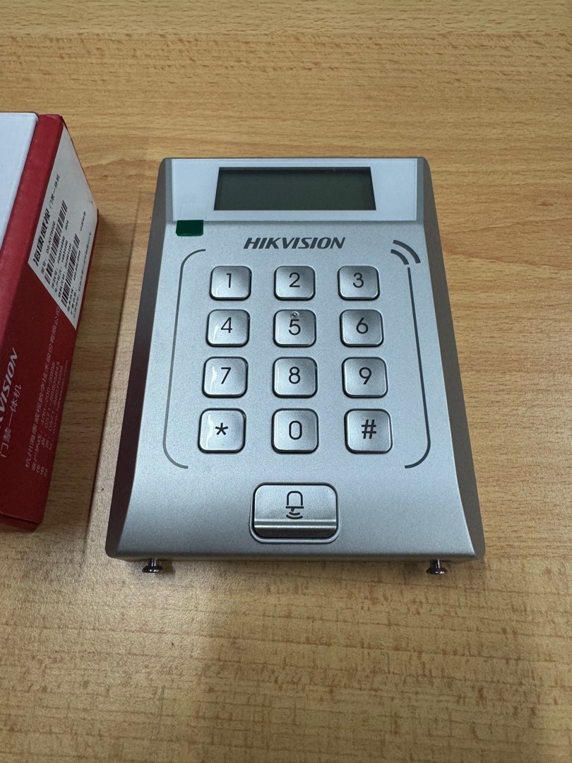 Hikvision DS-K1T802E Door Access, Furniture & Home Living, Security ...